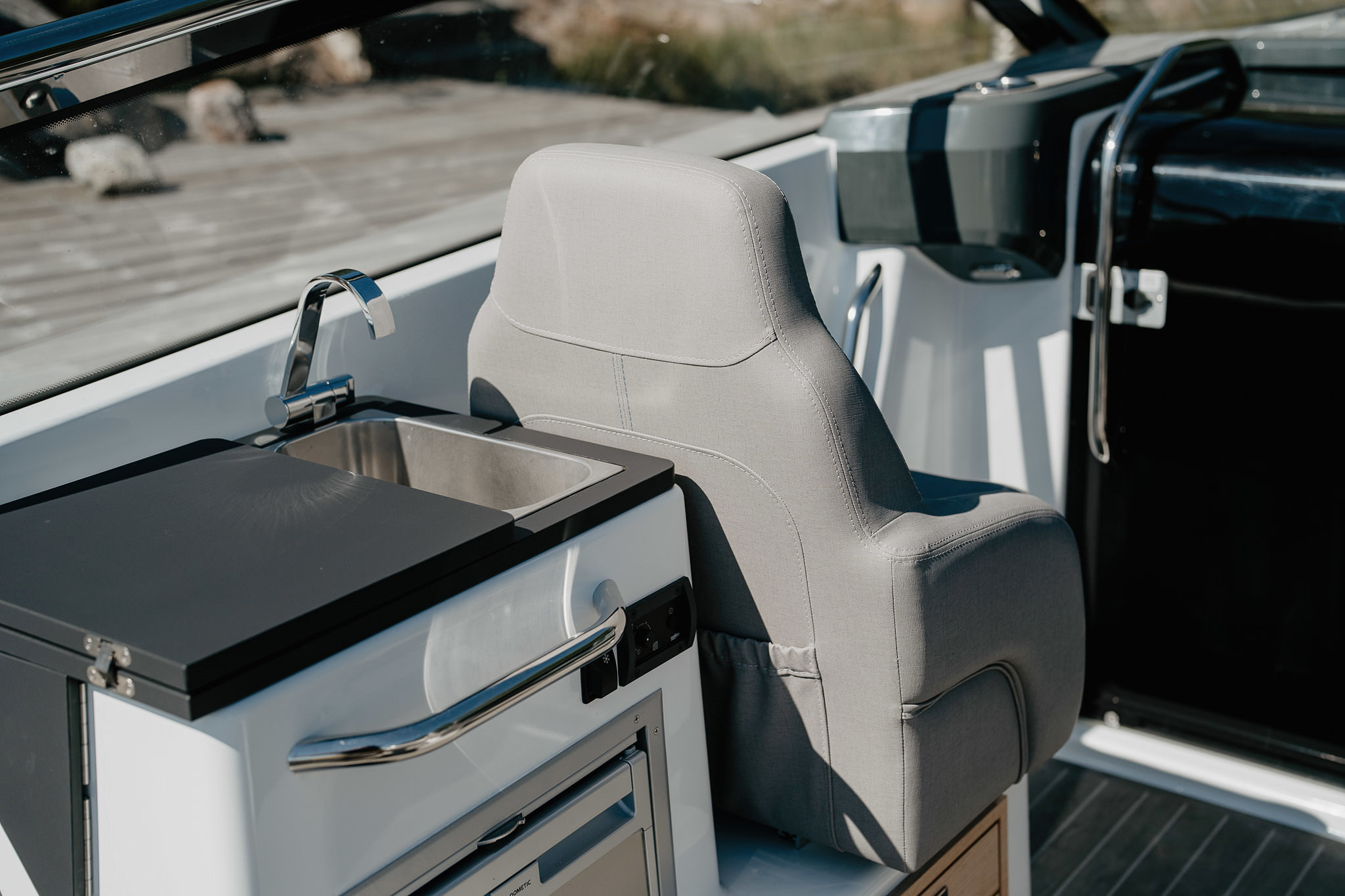 Yamarin Motorboats | Yamarin 88 Day Cruiser