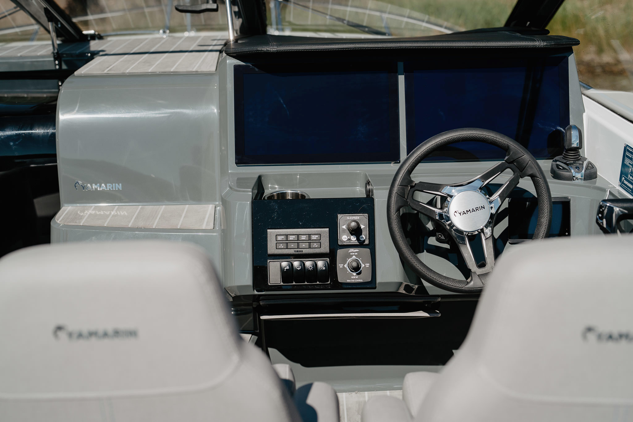 Yamarin Motorboats | Yamarin 88 Day Cruiser