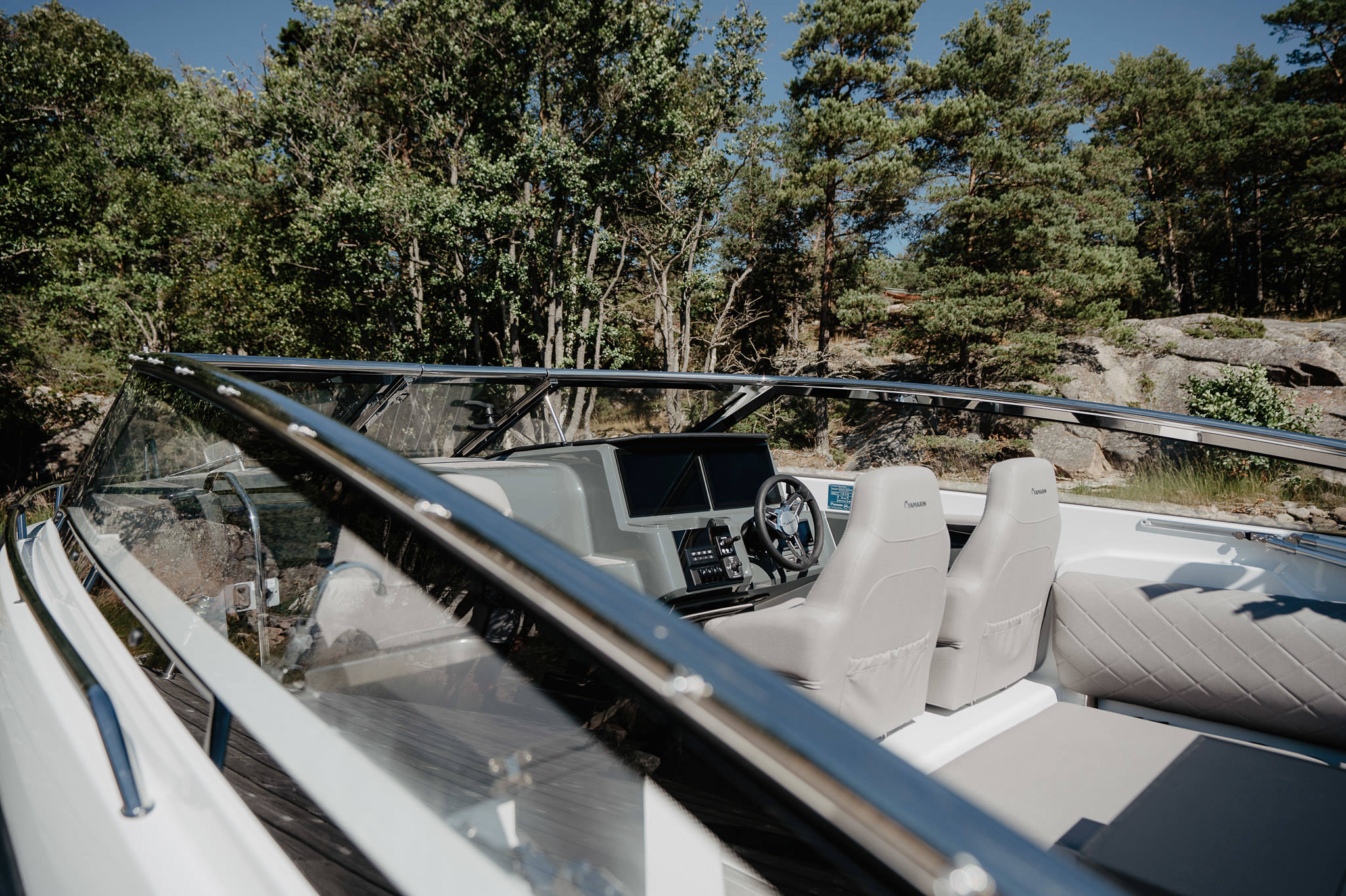 Yamarin Motorboats | Yamarin 88 Day Cruiser