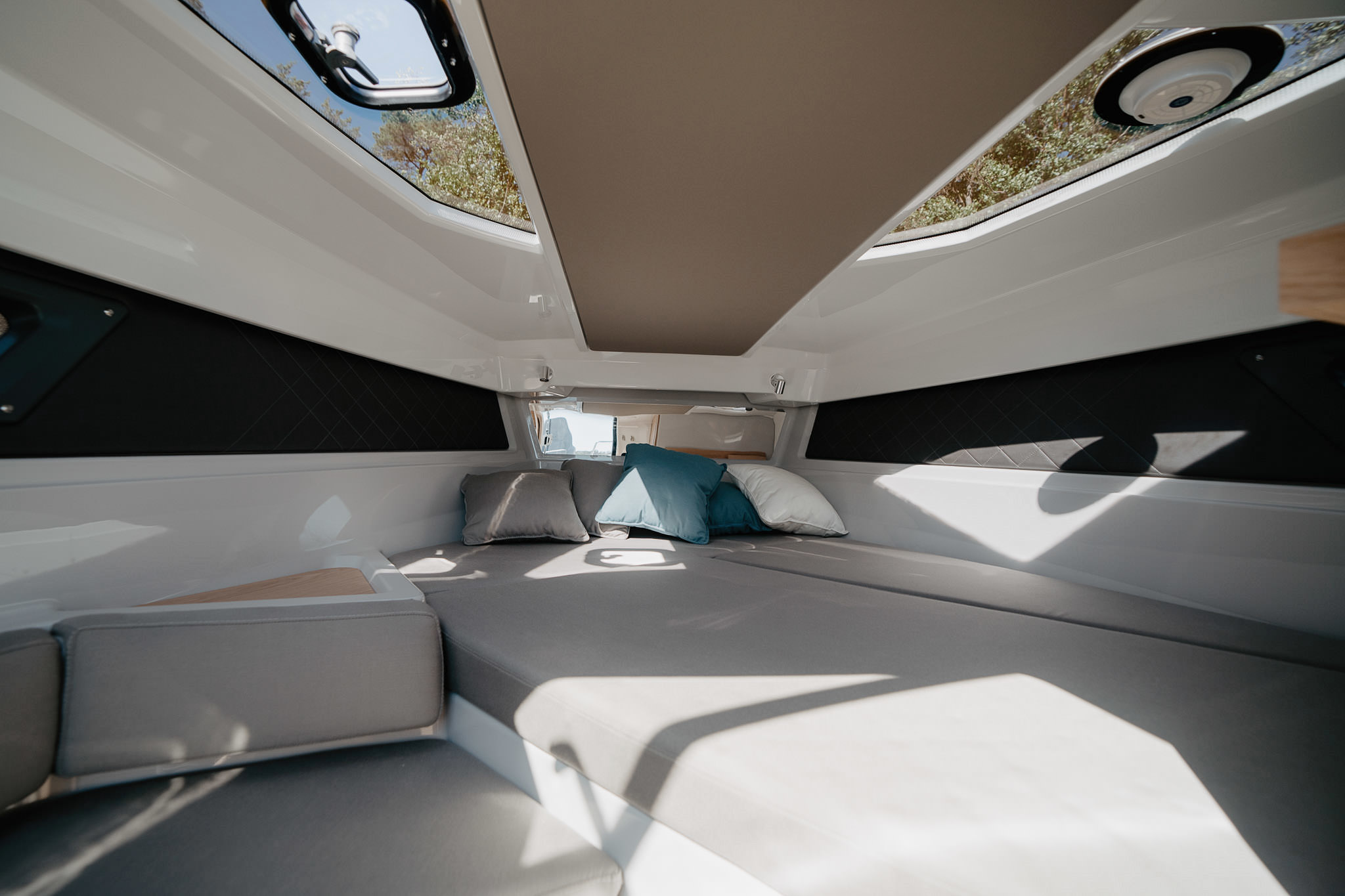 Yamarin Motorboats | Yamarin 88 Day Cruiser