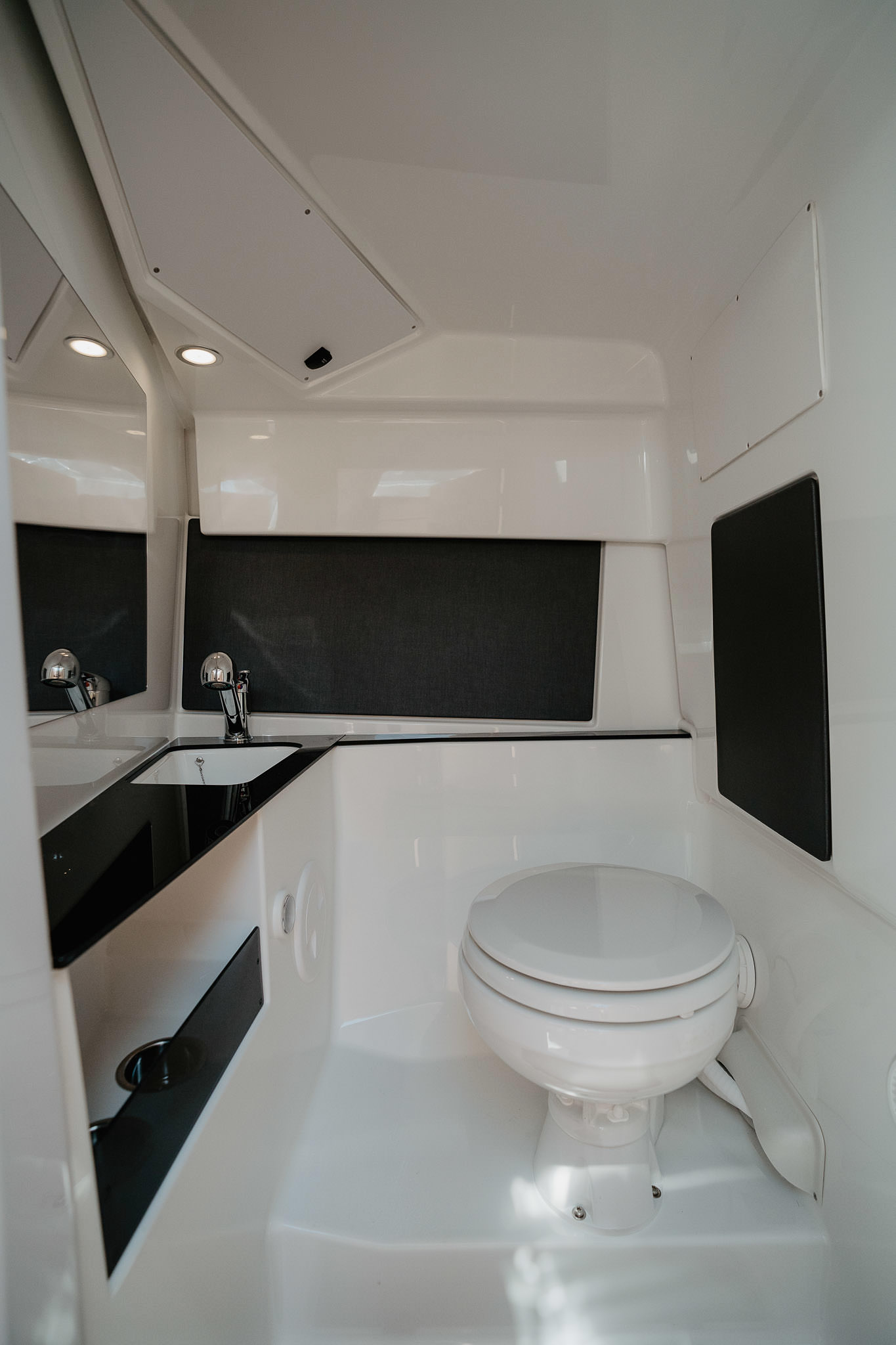 Yamarin Motorboats | Yamarin 88 Day Cruiser